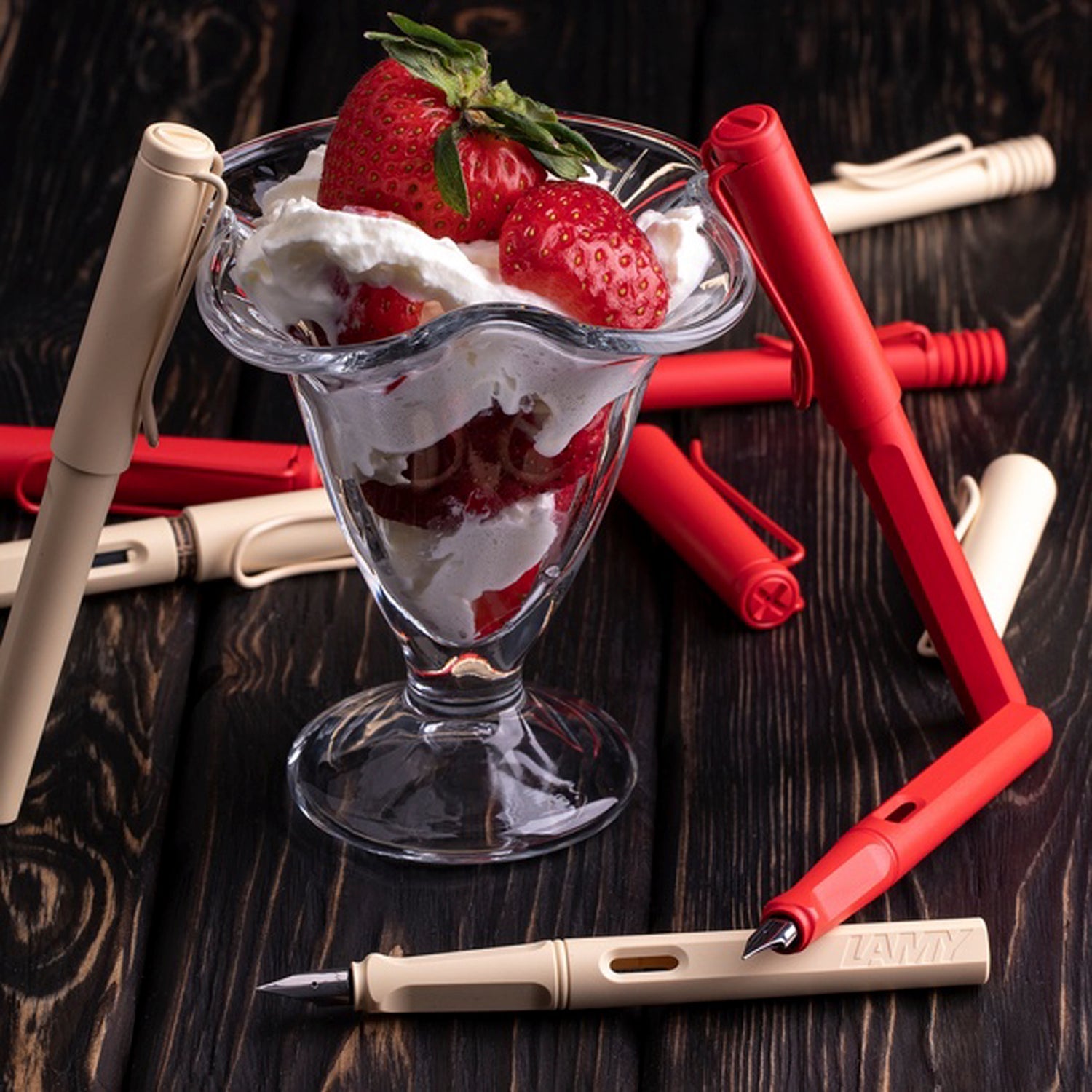 Lamy 020 Safari Strawberry Fountain Pen (Special Edition)