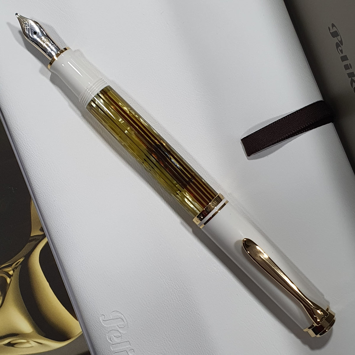 Pelikan Souveran M400 White Tortoiseshell Fountain Pen | Germany ...